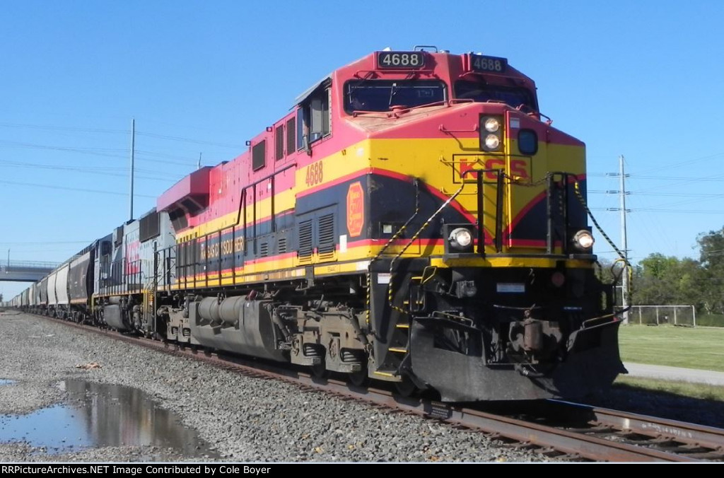 KCS 4688 (GE ES44AC) leads a KCS Empty Grain Train